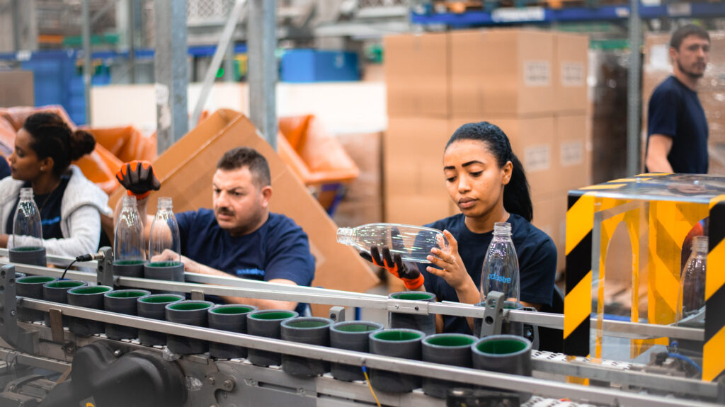 10 Perfect Pick and Place Tasks for a Robot - RoboDK blog - 英格兰vs伊朗谁会赢？